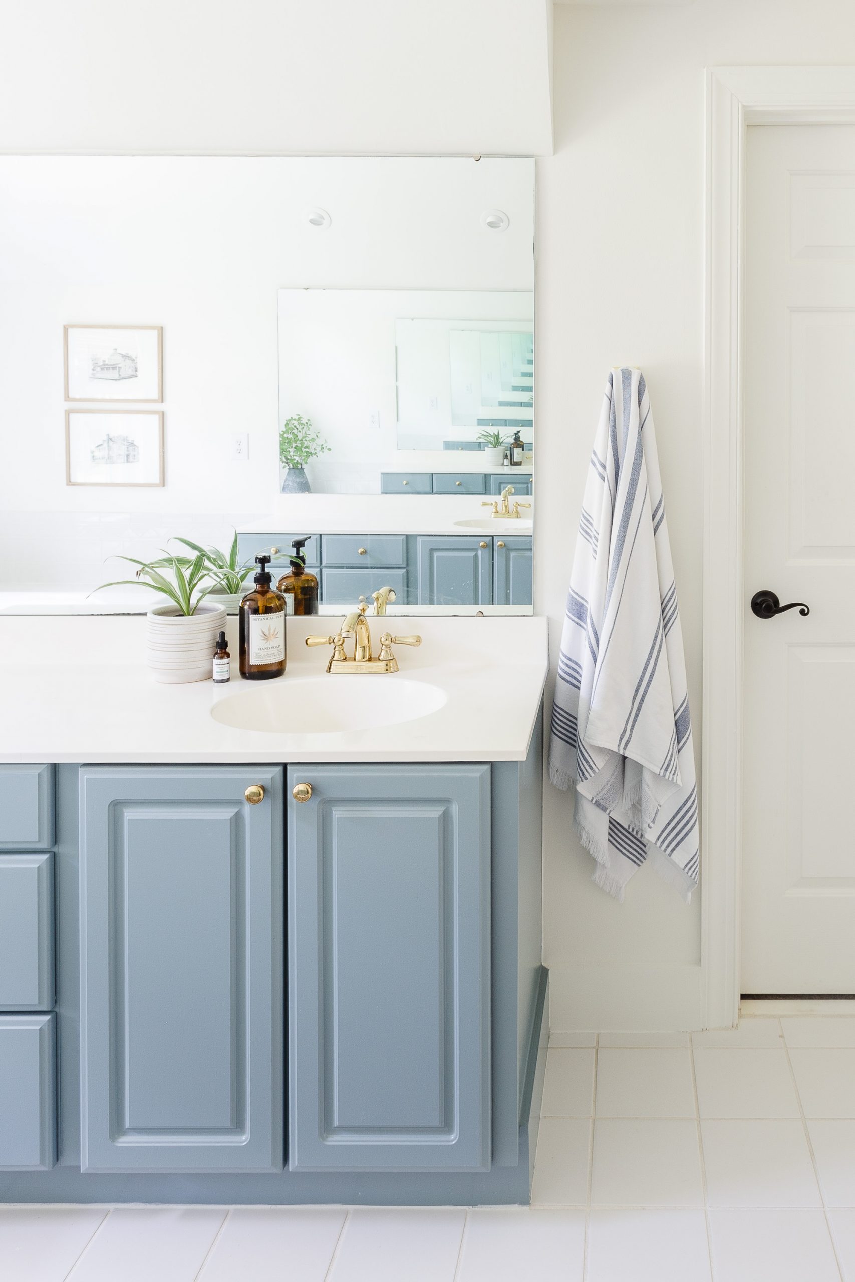 Benjamin Moore Van Courtland Blue | Amelia Lawrence Style