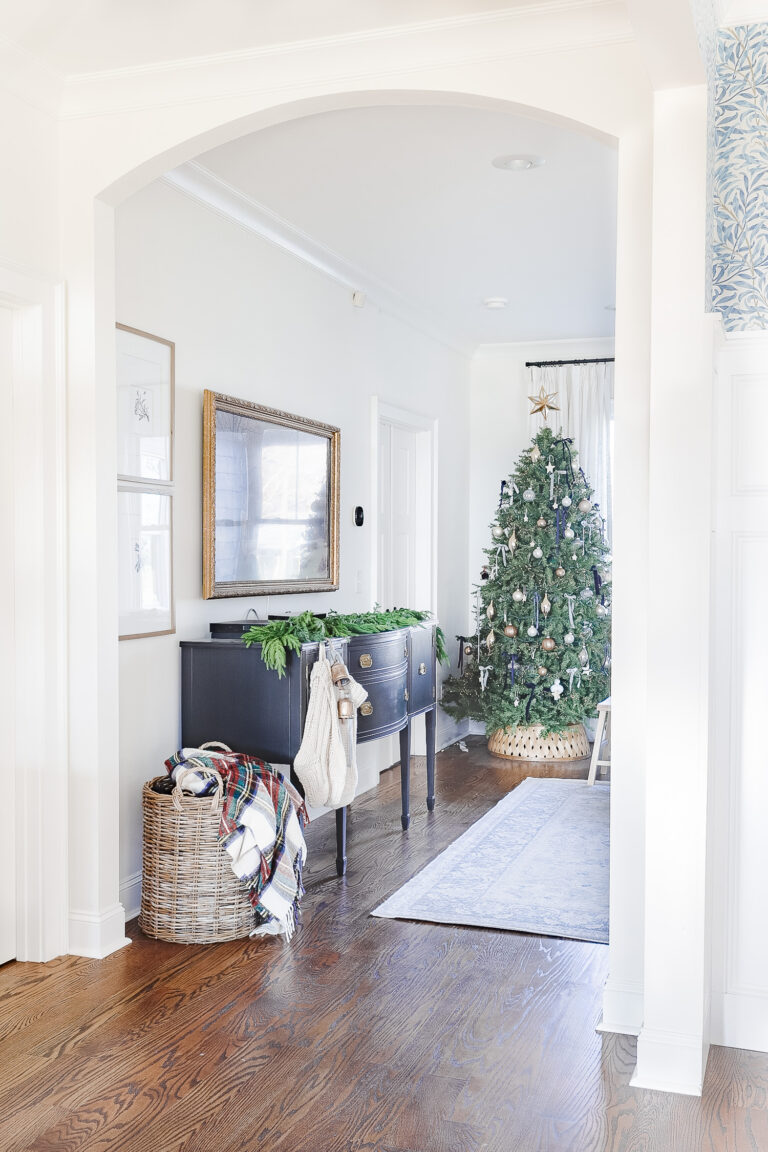 Christmas Living Room Decor | Amelia Lawrence Style