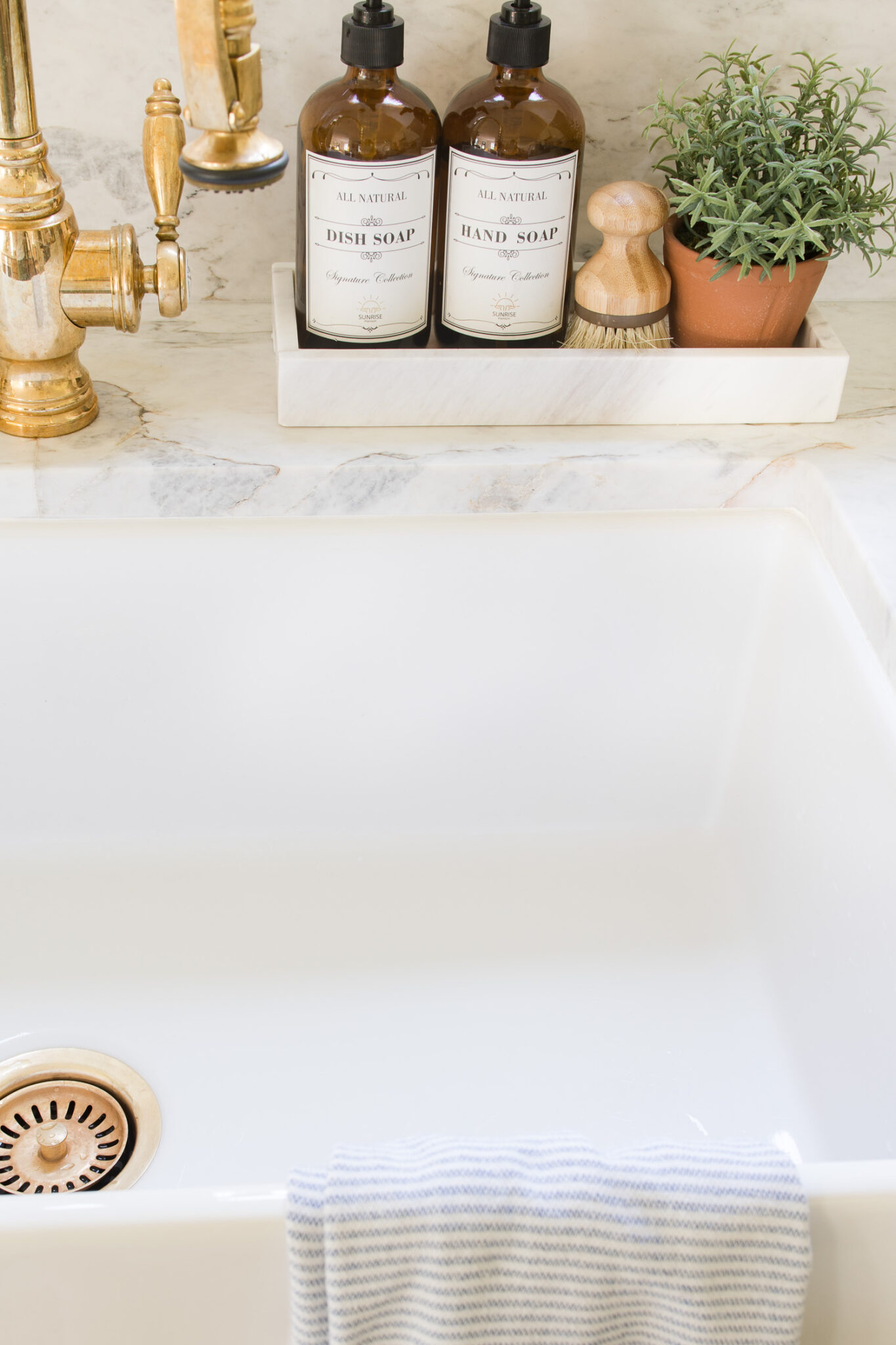 Fireclay Sink - Everything You Need to Know | Amelia Lawrence
