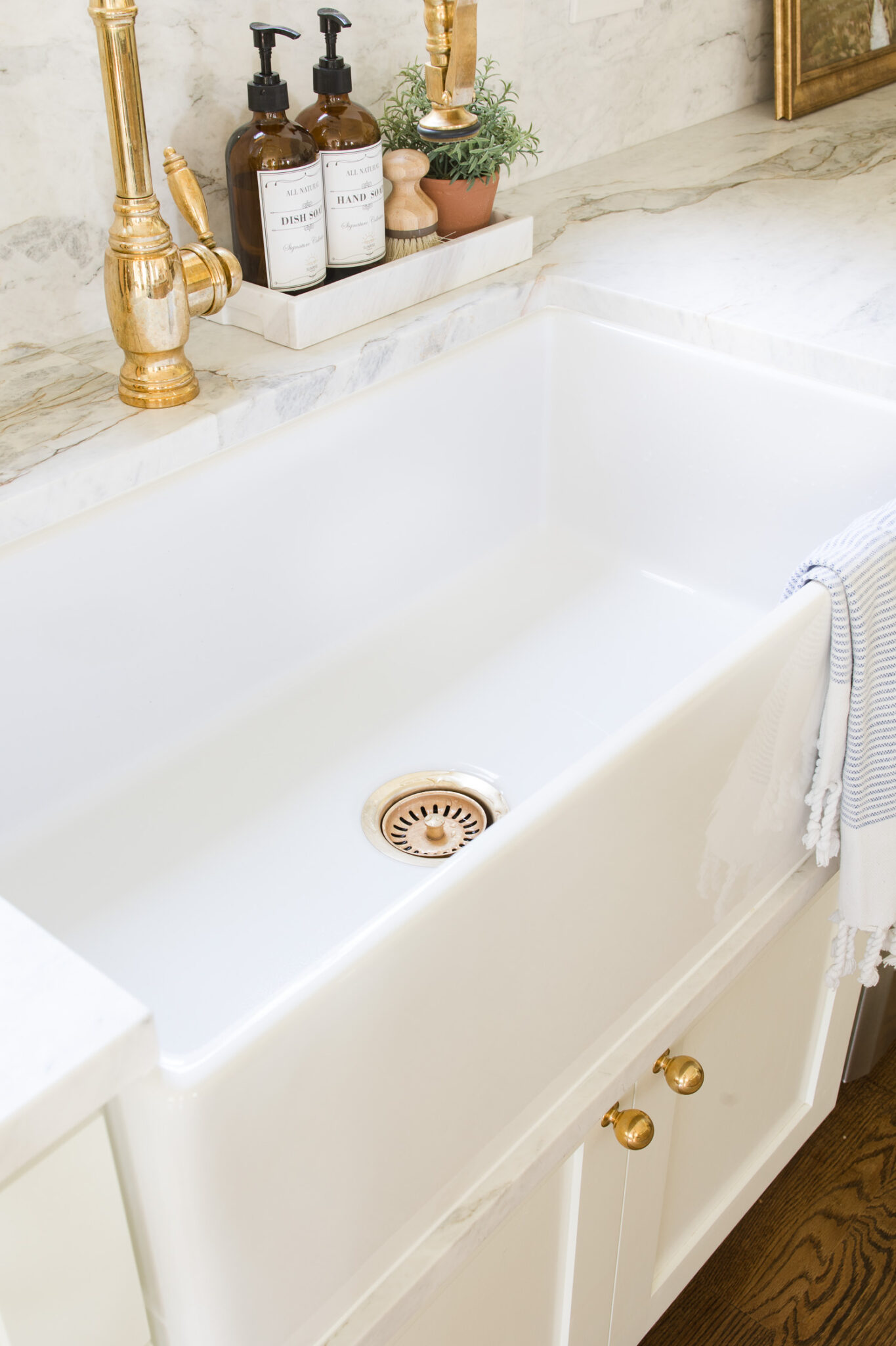 Fireclay Sink - Everything You Need to Know | Amelia Lawrence
