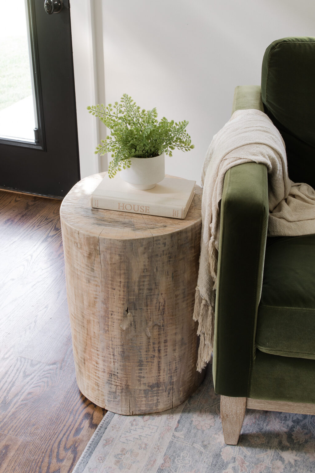 How to Make a Tree Stump Table | Amelia Lawrence