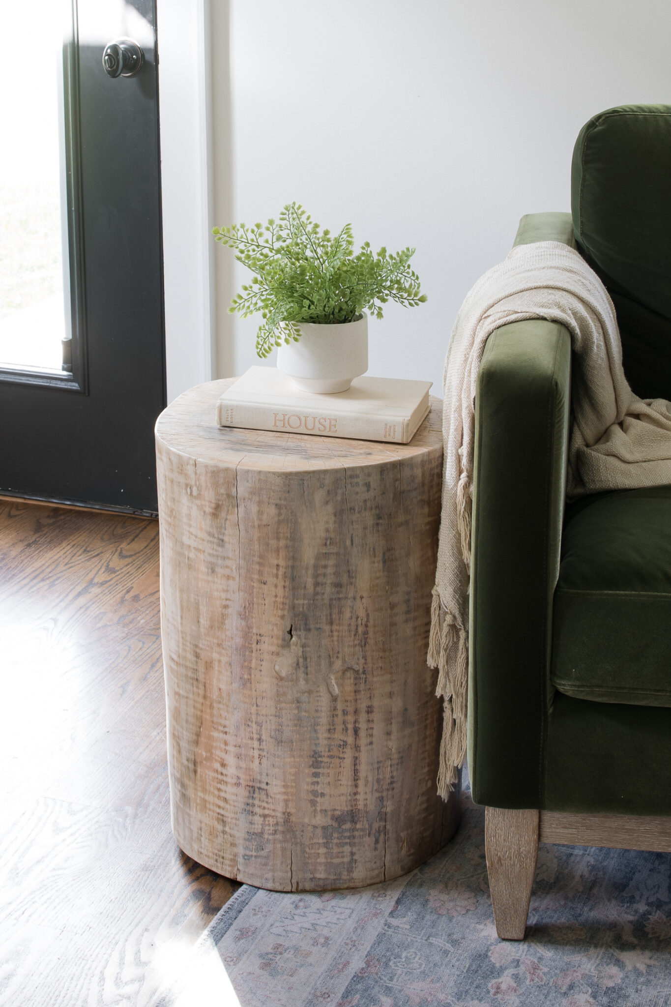How to Make a Tree Stump Table | Amelia Lawrence